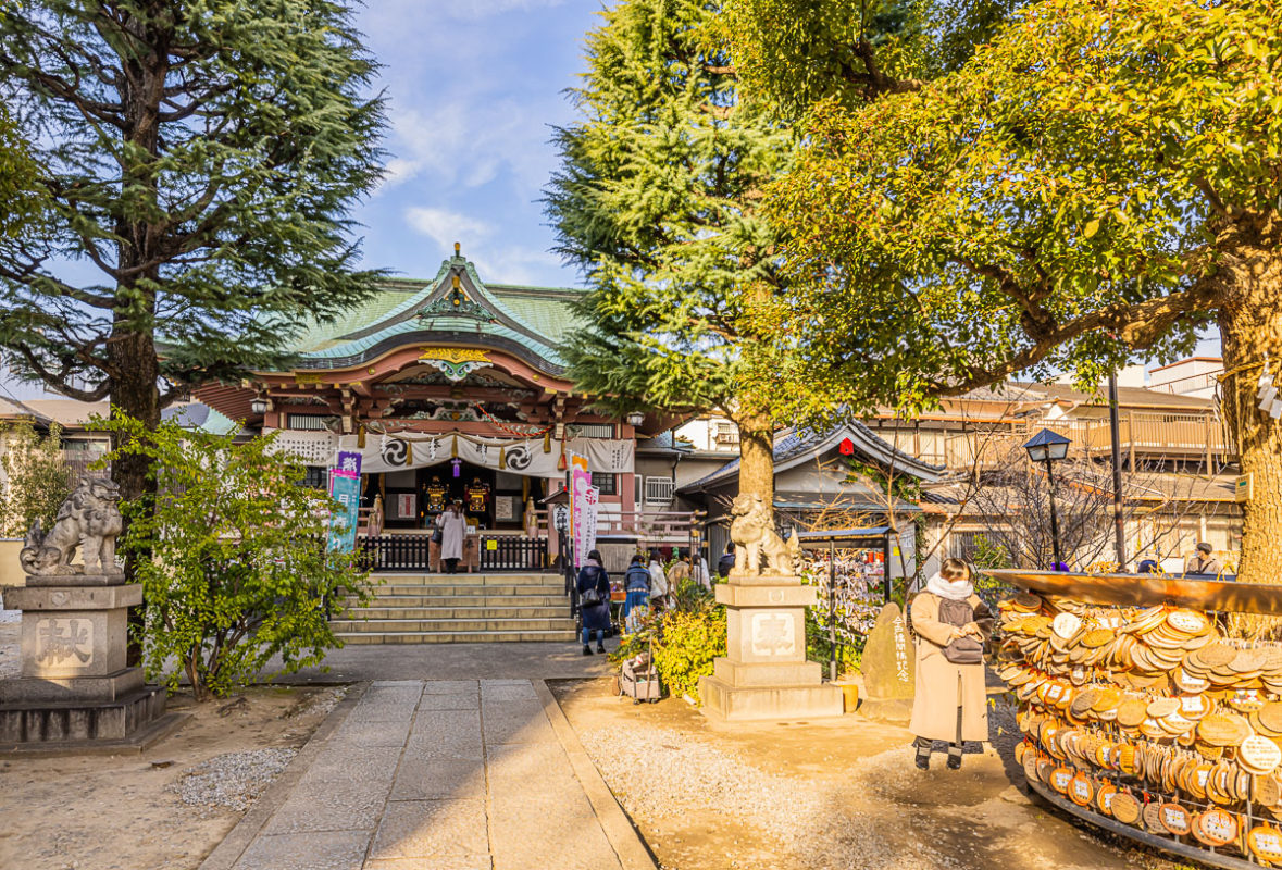 Imado shrine is famous for Maneki Neko & matchmaking