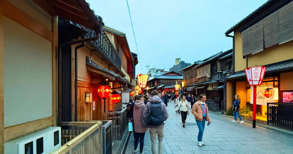 Hanamikoji Street Kyoto: The Most Elegant Lane in Gion